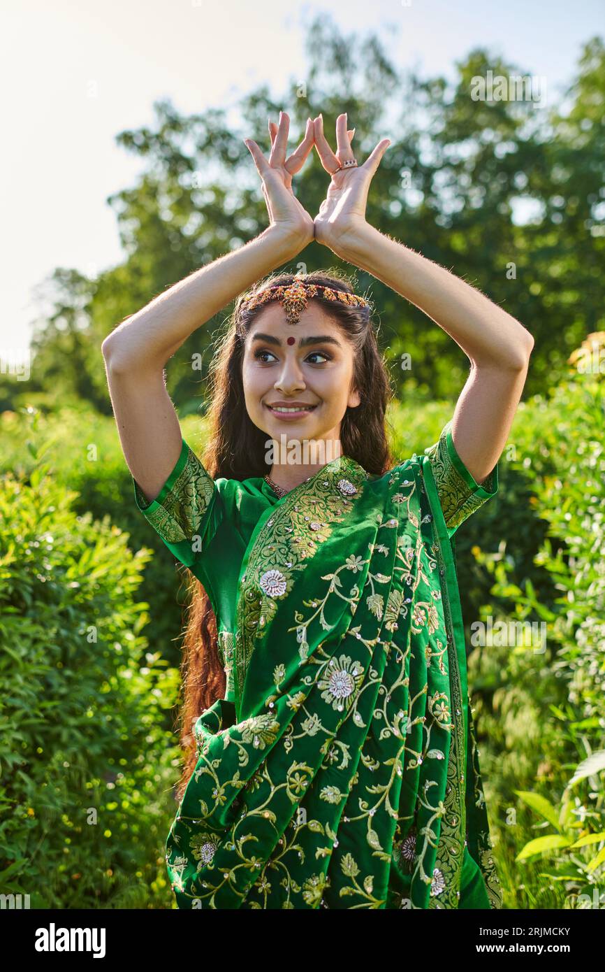 Indian model bindi hi-res stock photography and images - Alamy
