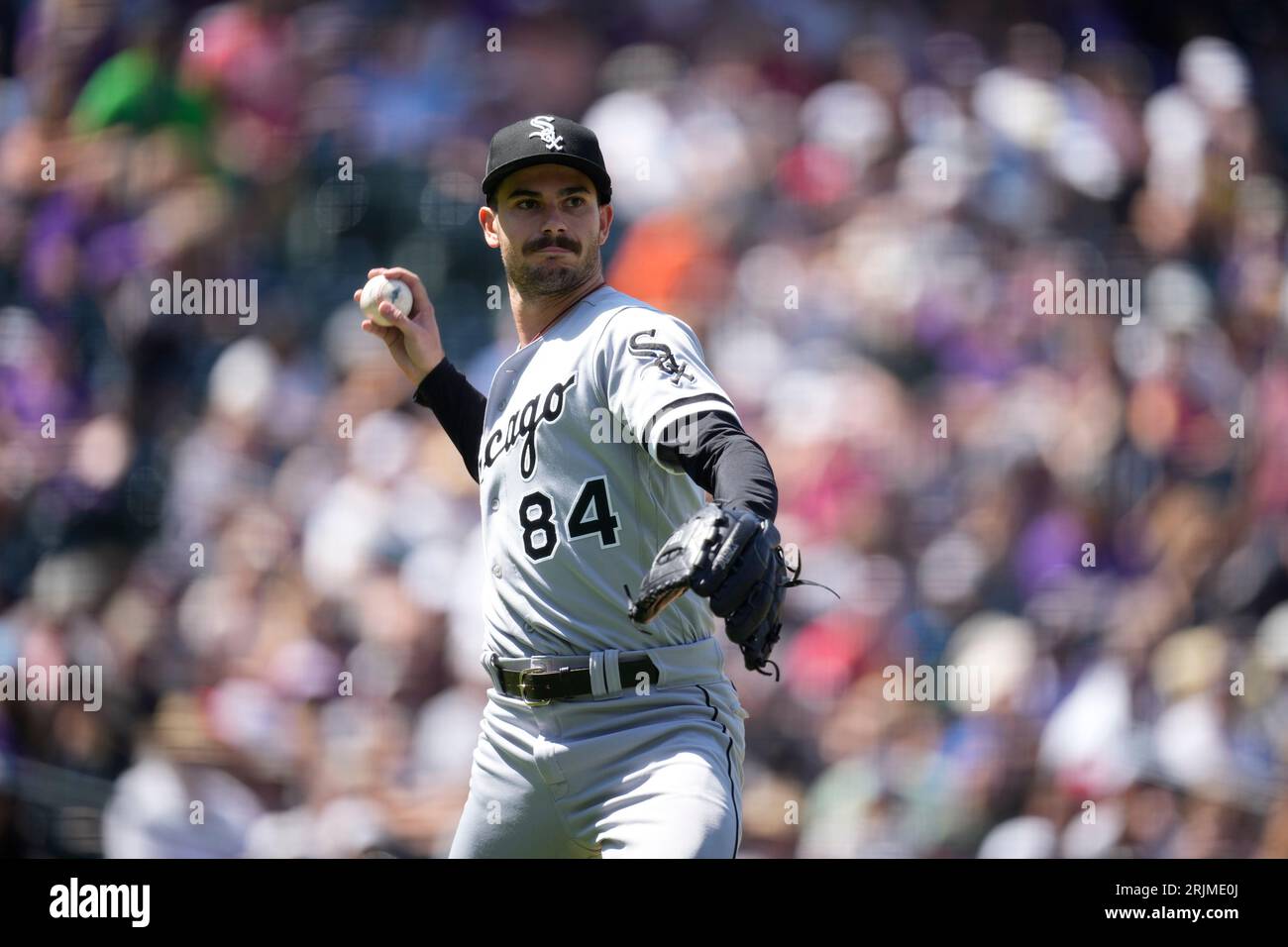 Chicago White Sox starting pitcher Dylan Cease (84) in the third inning ...