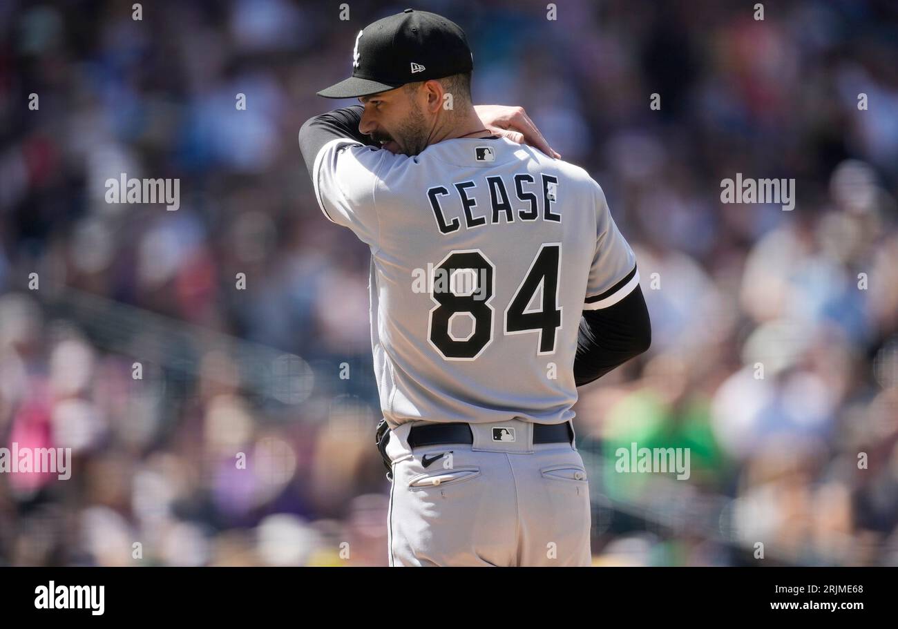 Chicago White Sox starting pitcher Dylan Cease (84) in the fifth inning ...