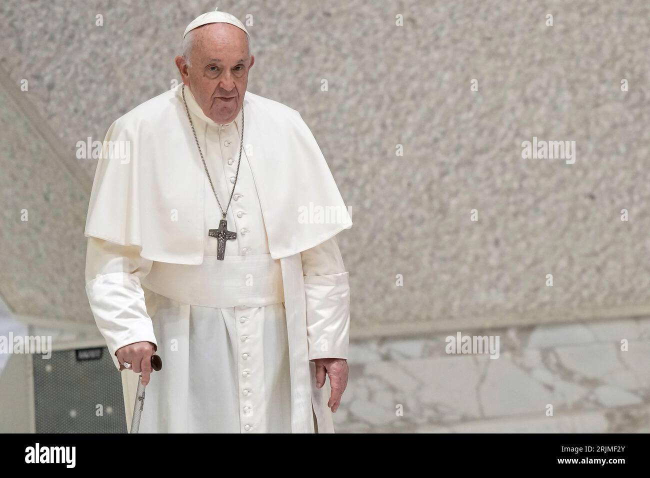 Pope Francis arrives for his weekly general audience in the Pope Paul ...