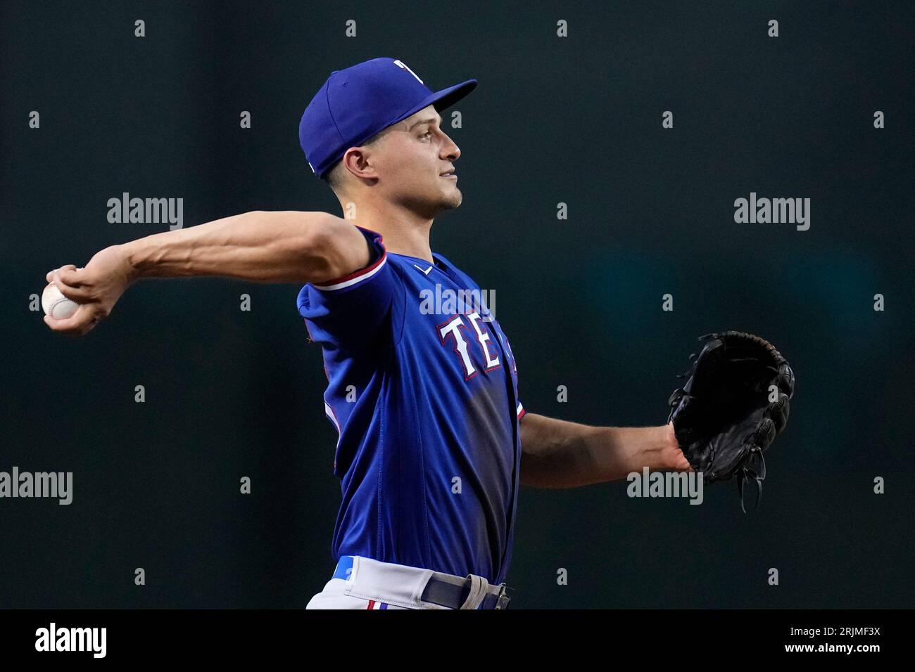 Texas Rangers shortstop Corey Seager warms up during the first inning ...