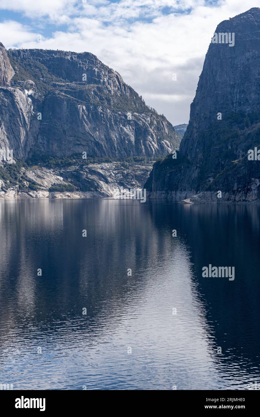 A scenic view of the Hetch Hetchy Reservoir Stock Photo - Alamy
