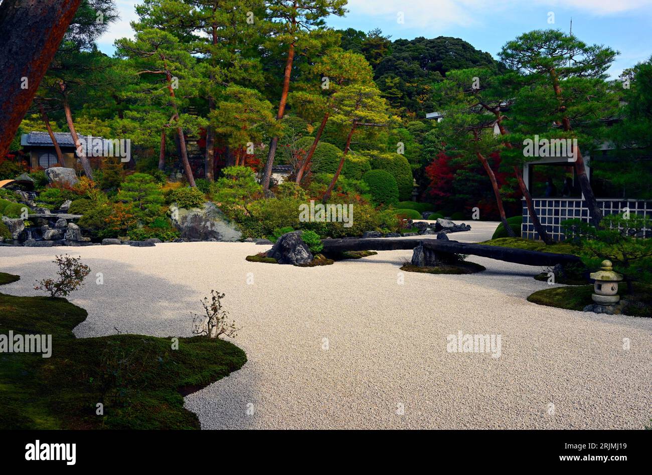 Japan gardens hi-res stock photography and images - Alamy