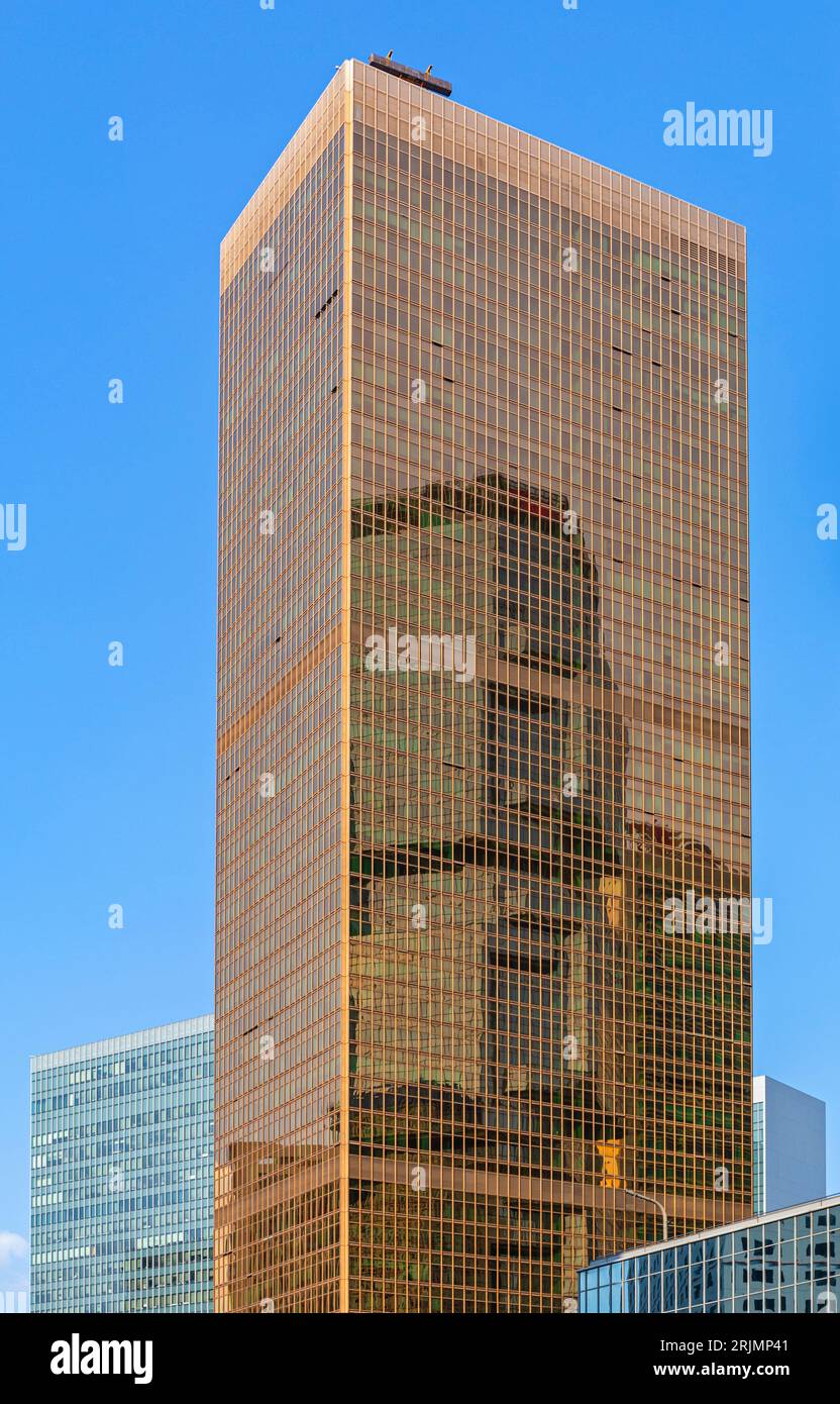 Golden Skyscraper in Hong Kong Bank of China Landmark Stock Photo - Alamy