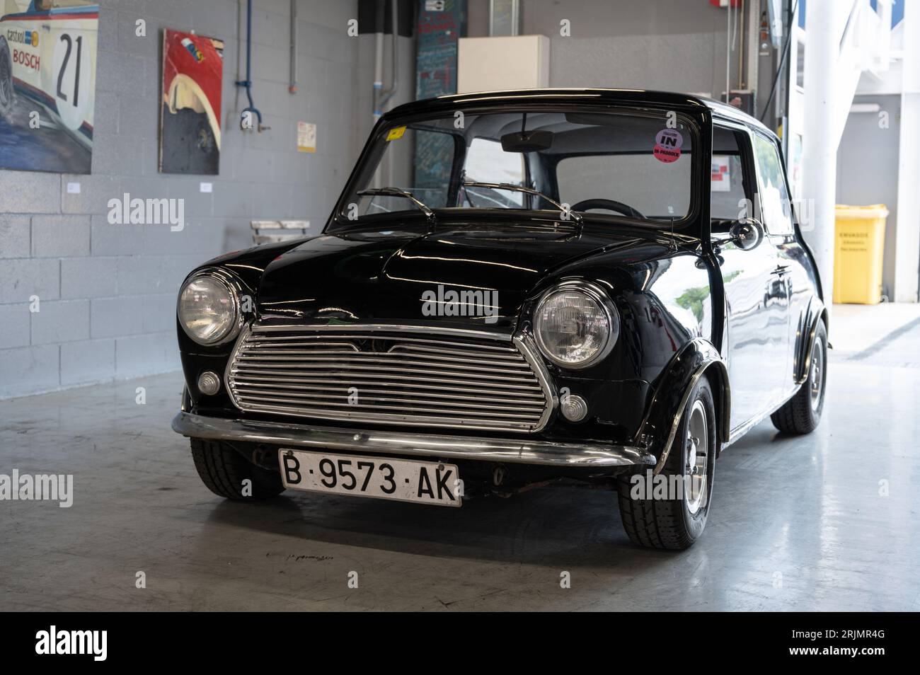 Classic mini cooper interior hi-res stock photography and images - Alamy
