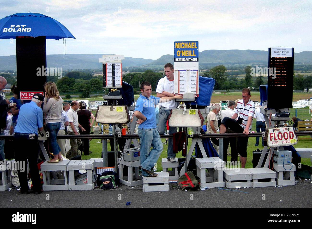 Races bookmakers hi-res stock photography and images - Alamy