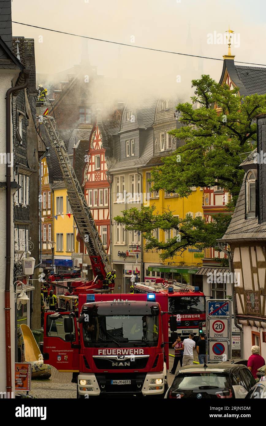 Firefighters preparedness hi-res stock photography and images - Alamy