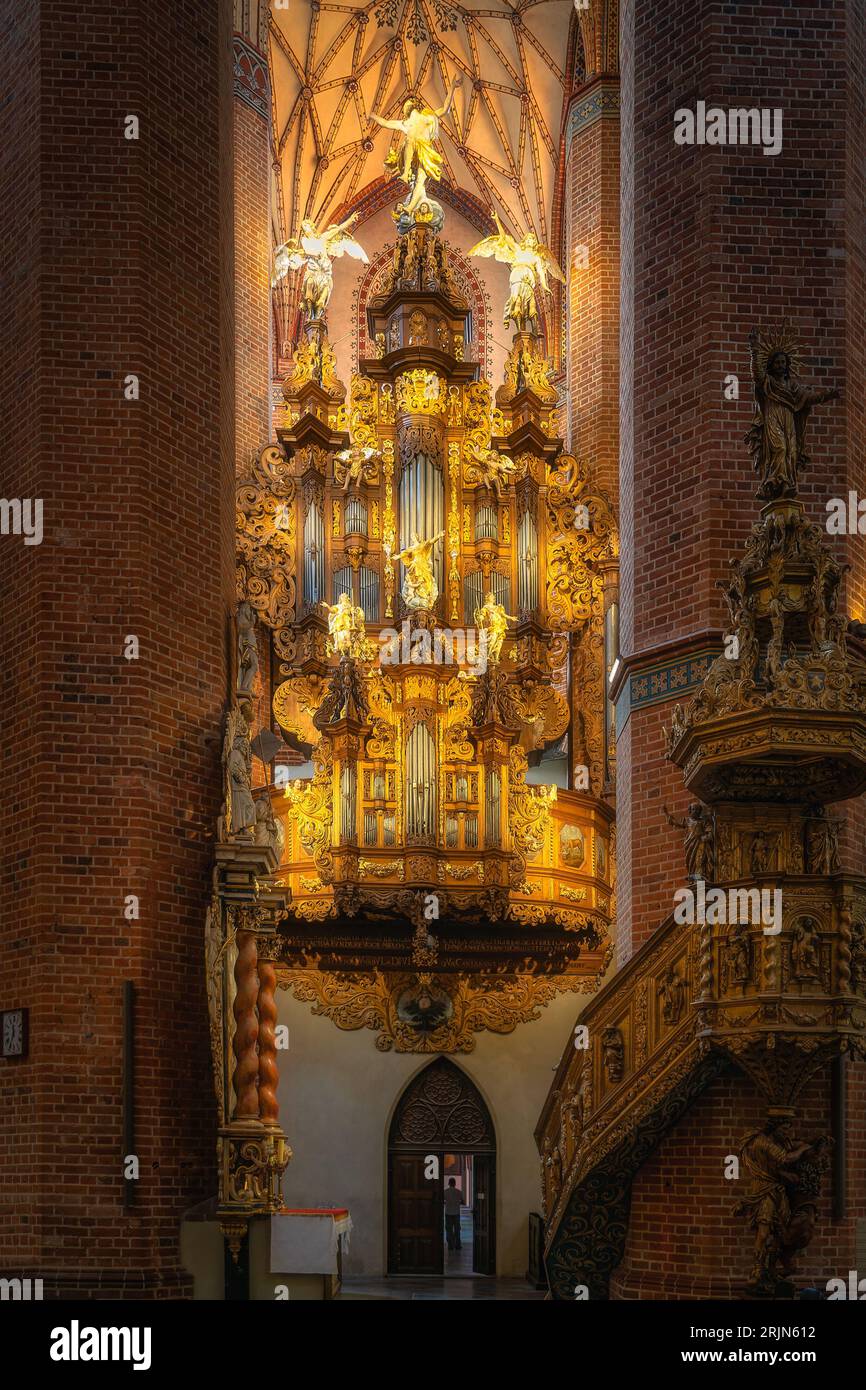 Amazing and beautiful pipe organs in Church of the Assumption of the ...