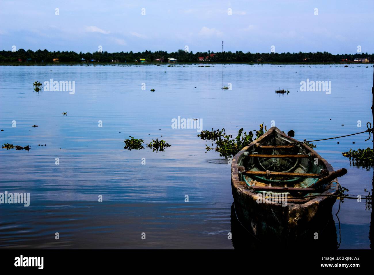 Small boat dockyard hi-res stock photography and images - Alamy