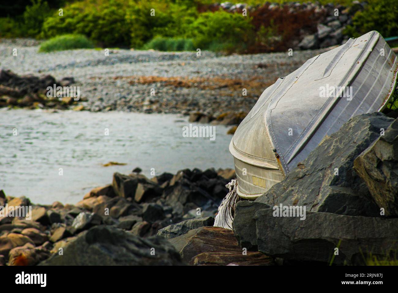 Small metal boat hi-res stock photography and images - Alamy