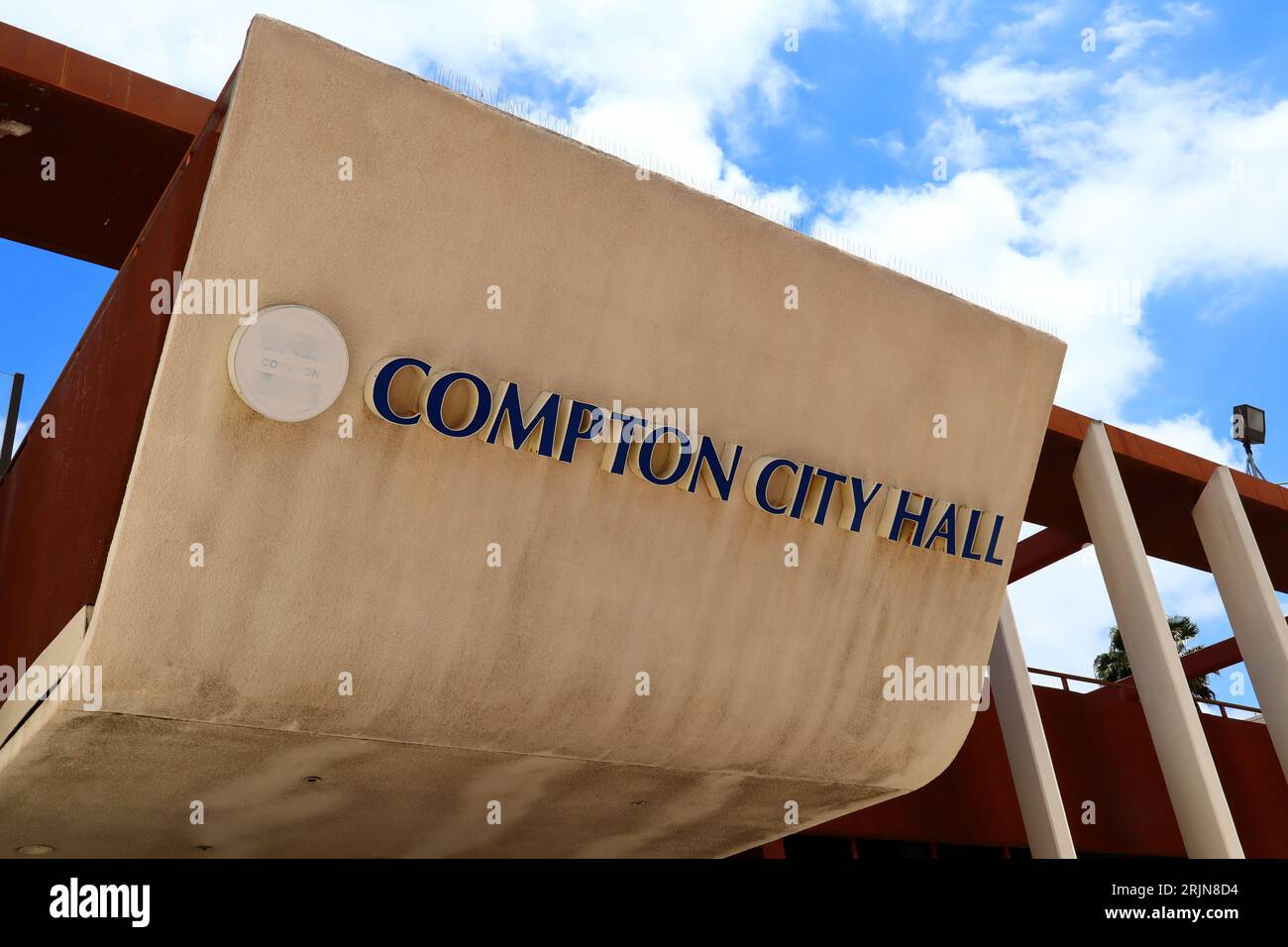 COMPTON (Los Angeles County), California: Compton City Hall at 205 S ...