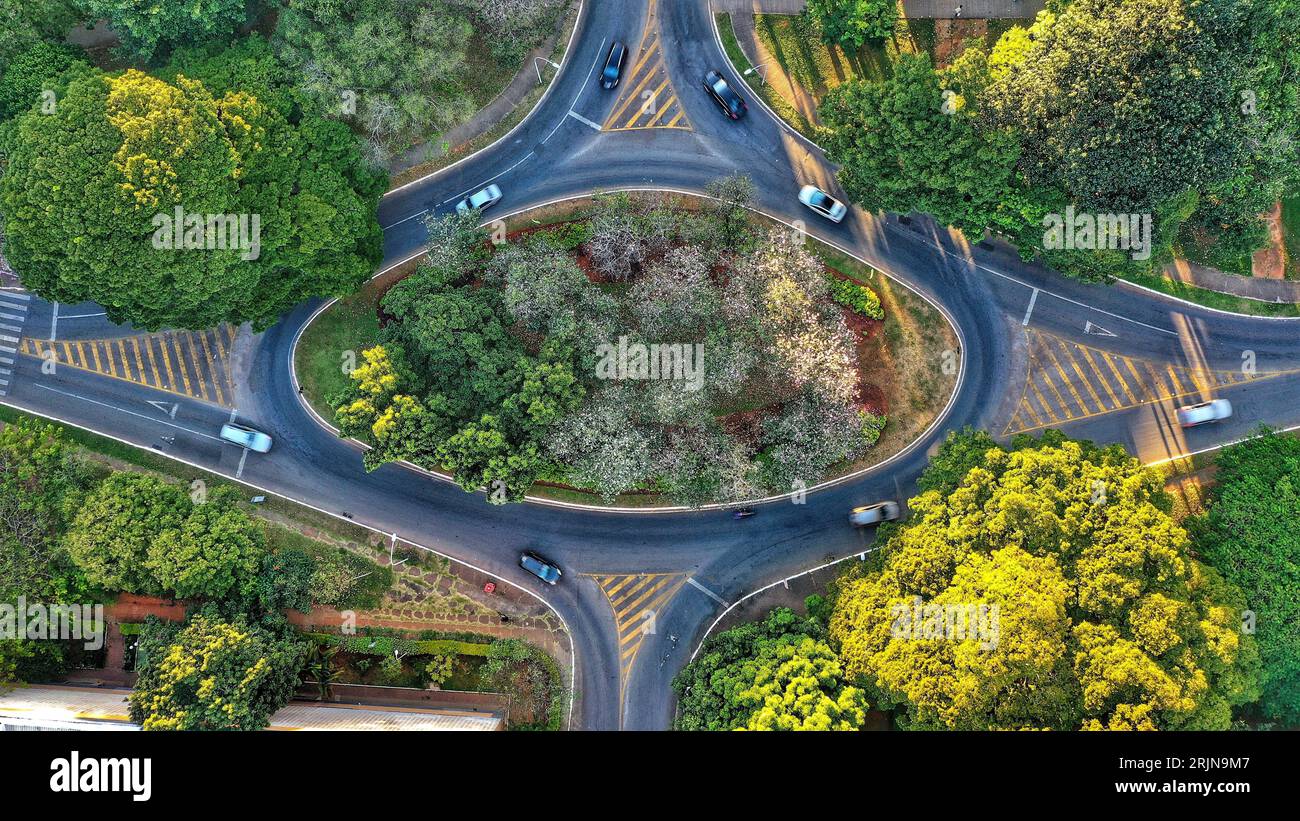 Oval intersection hi-res stock photography and images - Alamy