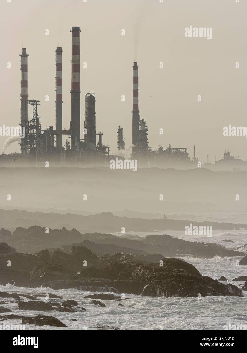 Refinery industrial landscape fog hi-res stock photography and images ...