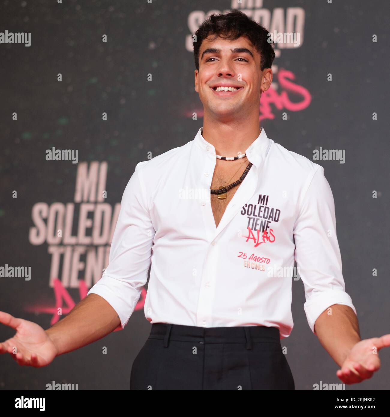 Actor Oscar Casas attends 'Mi Soledad Tiene Alas' photocall at Hotel ...