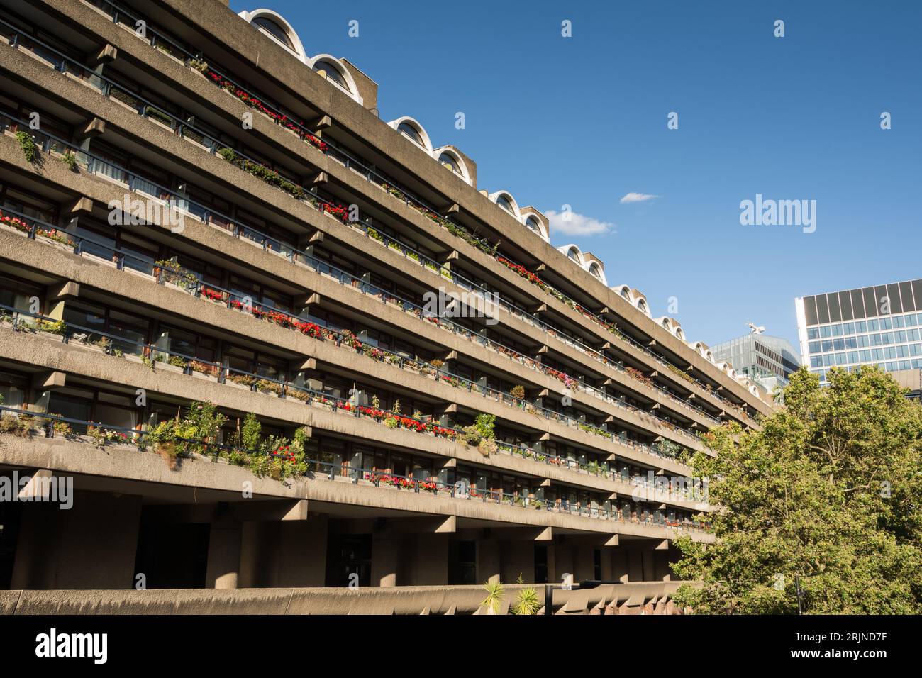 Colourful window boxes on the Barbican Estate, Silk Street, City of ...