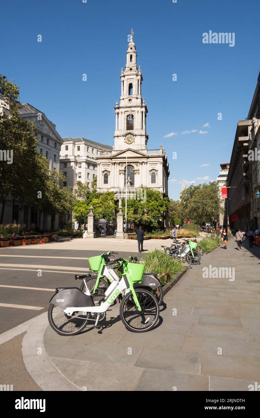 The newly pedestrianised Strand and Sir Christopher Wren's St Clement ...