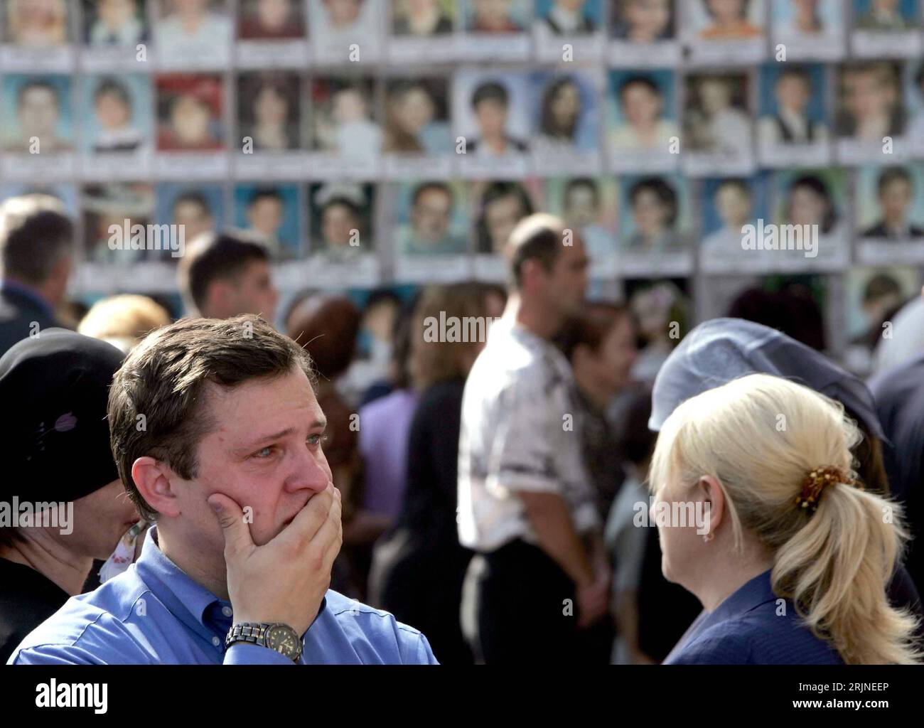 Mann trauert hi-res stock photography and images - Alamy