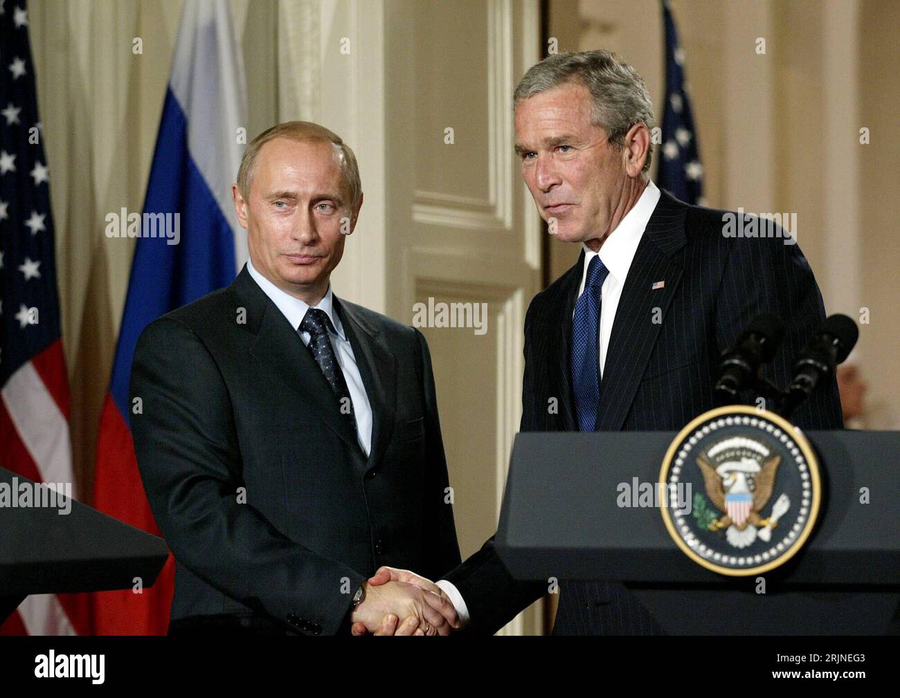 Vladimir putin 2005 hi-res stock photography and images - Alamy Vladimir putin 2005 hi-res stock photography and images - Alamy