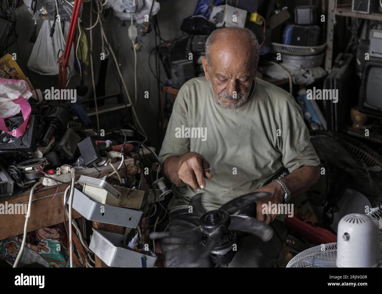 Palestine refugee now hi-res stock photography and images - Alamy