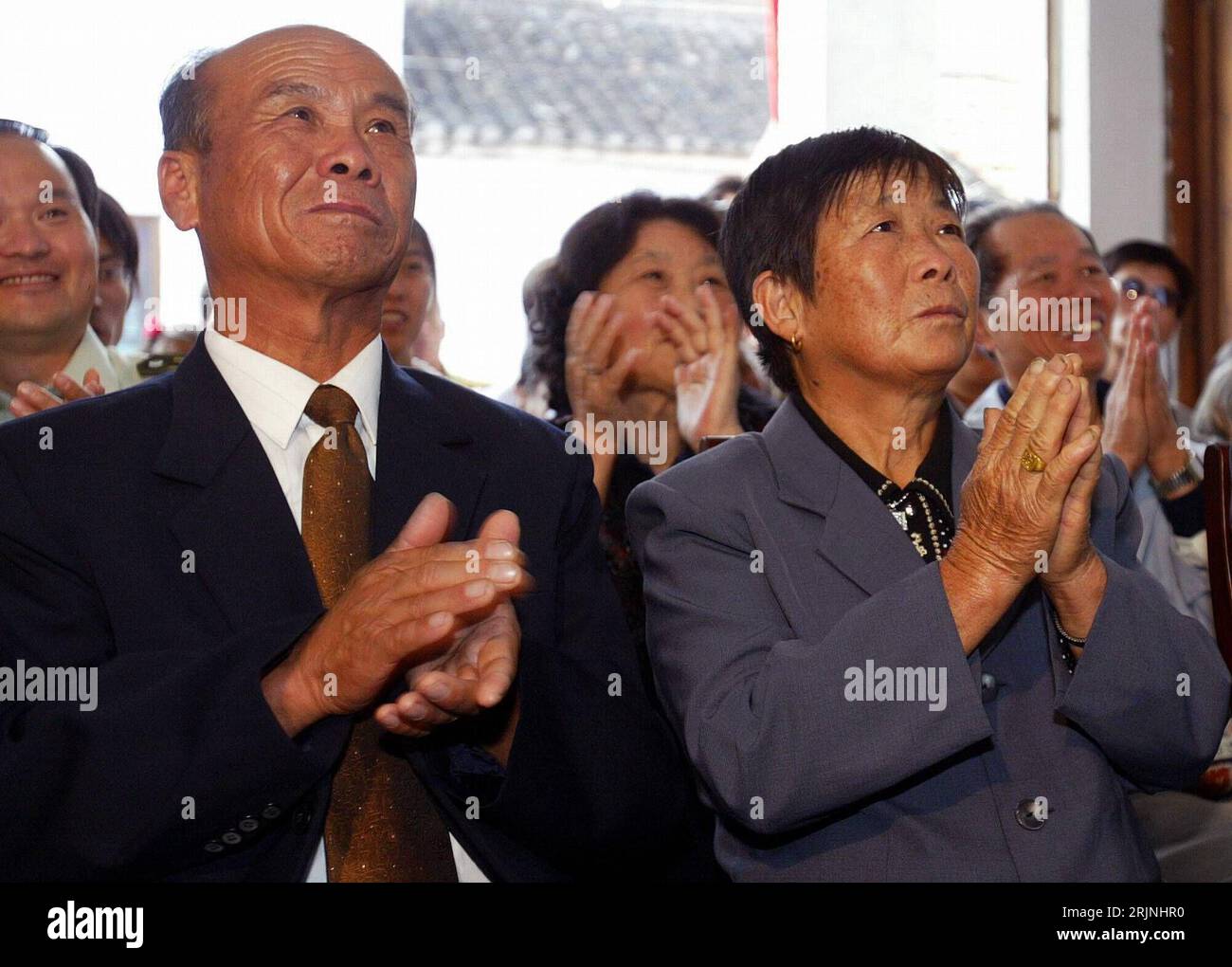 Shenzhou 10 taikonauten hi-res stock photography and images - Alamy