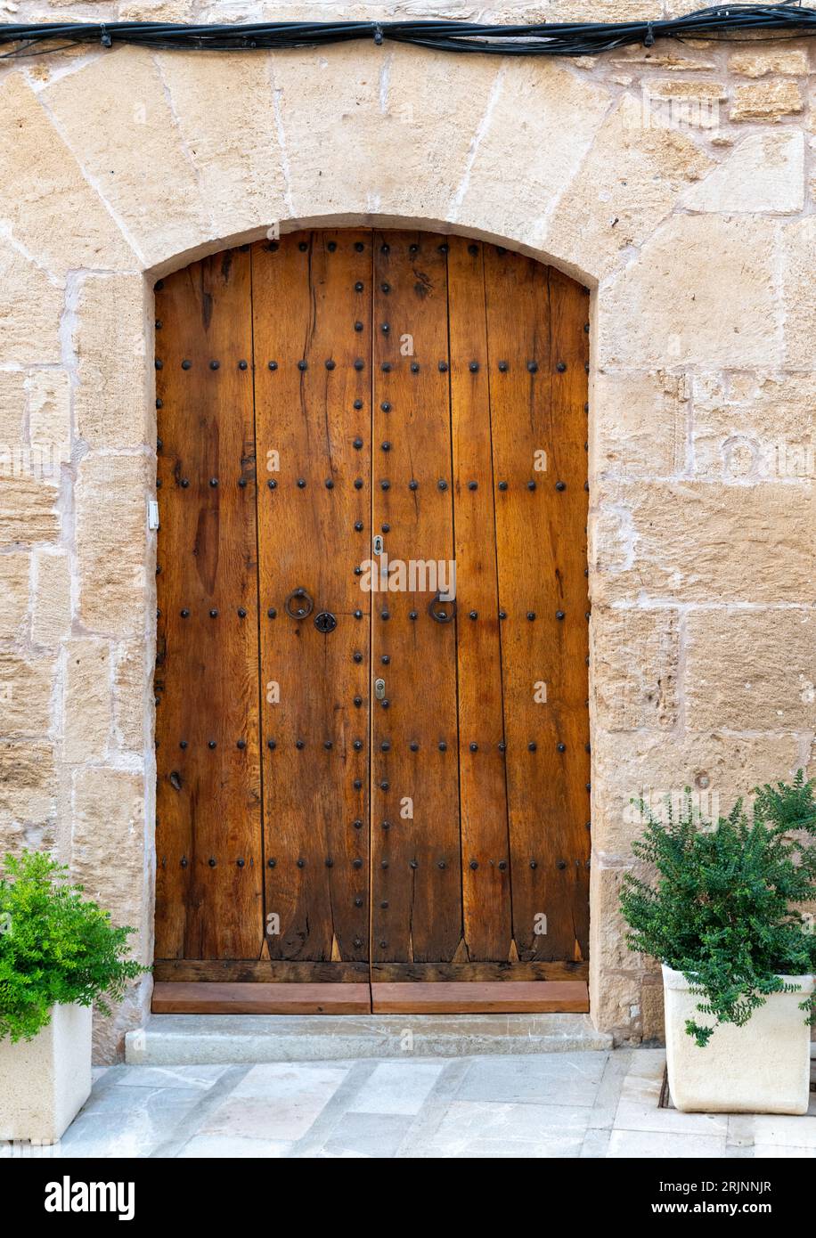 Carved stone door frame hi-res stock photography and images - Alamy