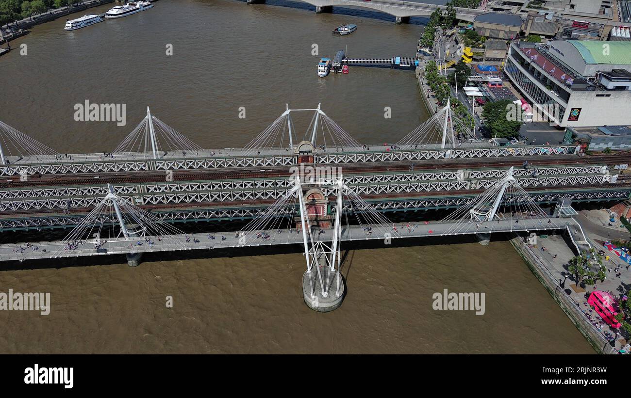 Aerial view of london hungerford bridge hi-res stock photography and ...