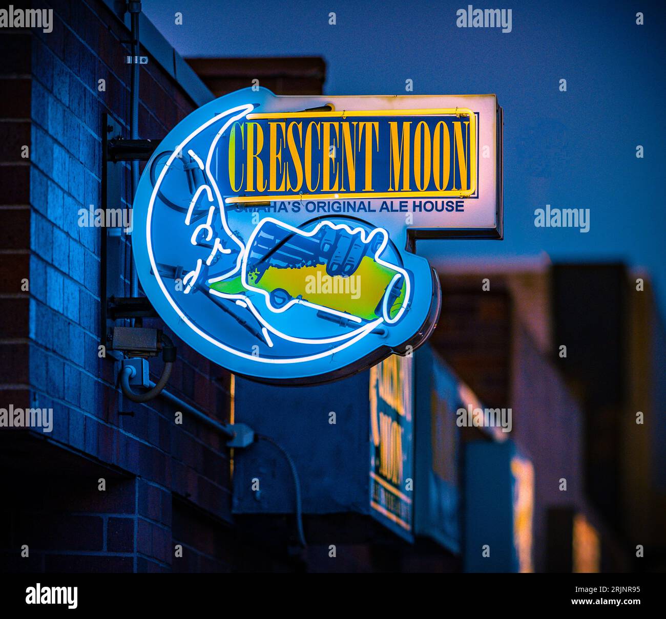 Beer shop emblem drink hi-res stock photography and images - Alamy