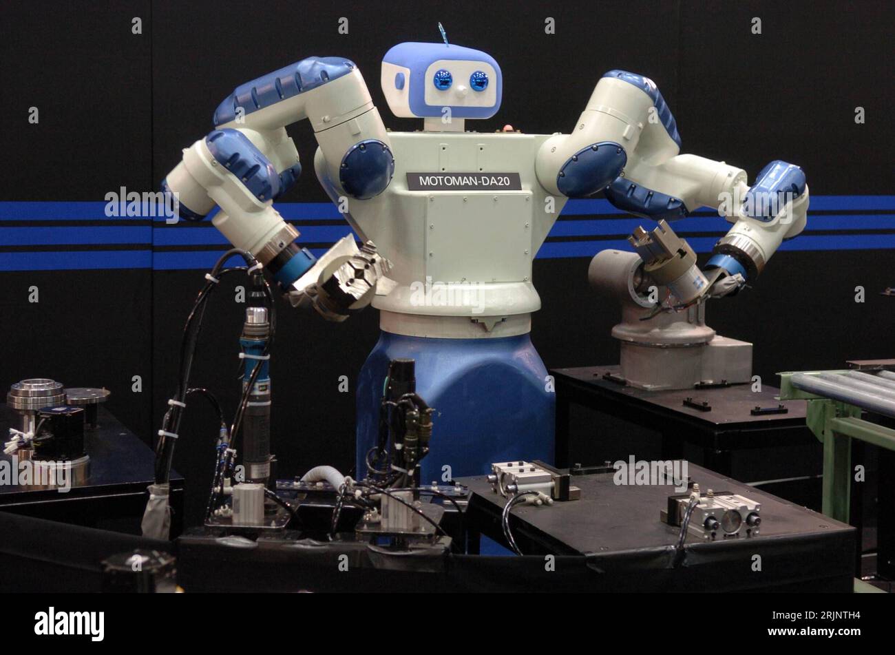 Yaskawa japan hi-res stock photography and images - Alamy