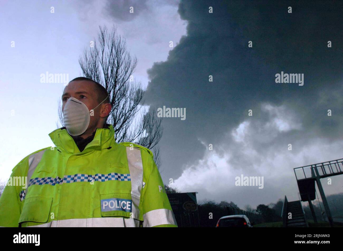 Bildnummer: 51020408 Datum: 11.12.2005 Copyright: imago/Xinhua Polizist ...