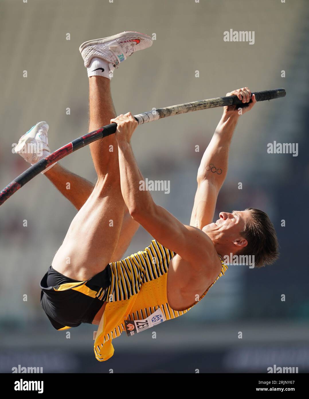 Oleg zernikel pole vault hi-res stock photography and images - Alamy