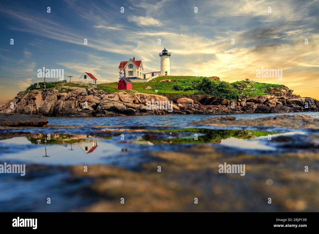 Nubble island york beach hi-res stock photography and images - Alamy