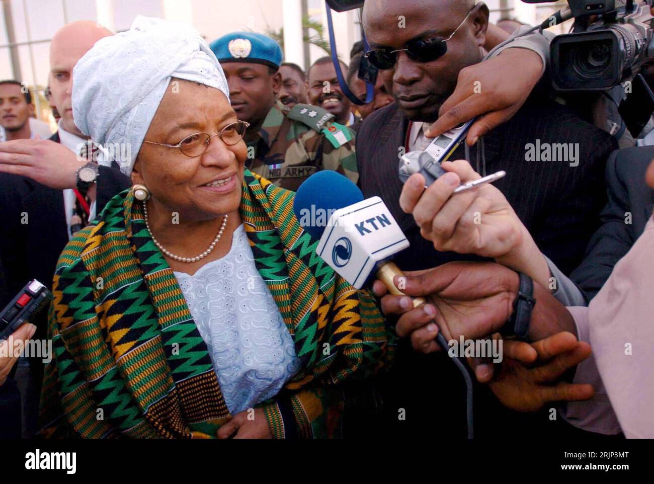 Ellen johnson sirleaf 2006 hi-res stock photography and images - Alamy