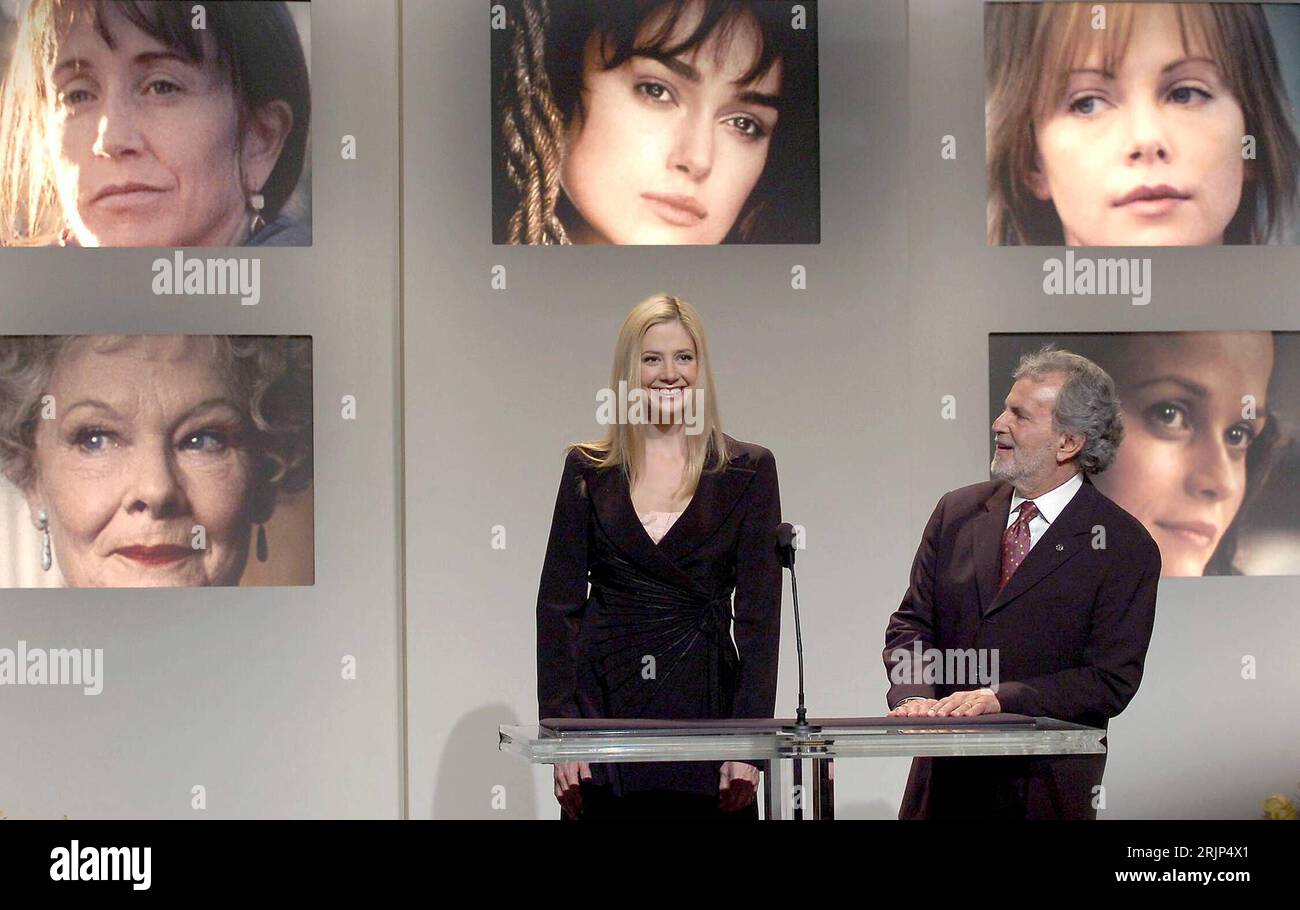 Keira knightley pride and prejudice hi-res stock photography and images ...