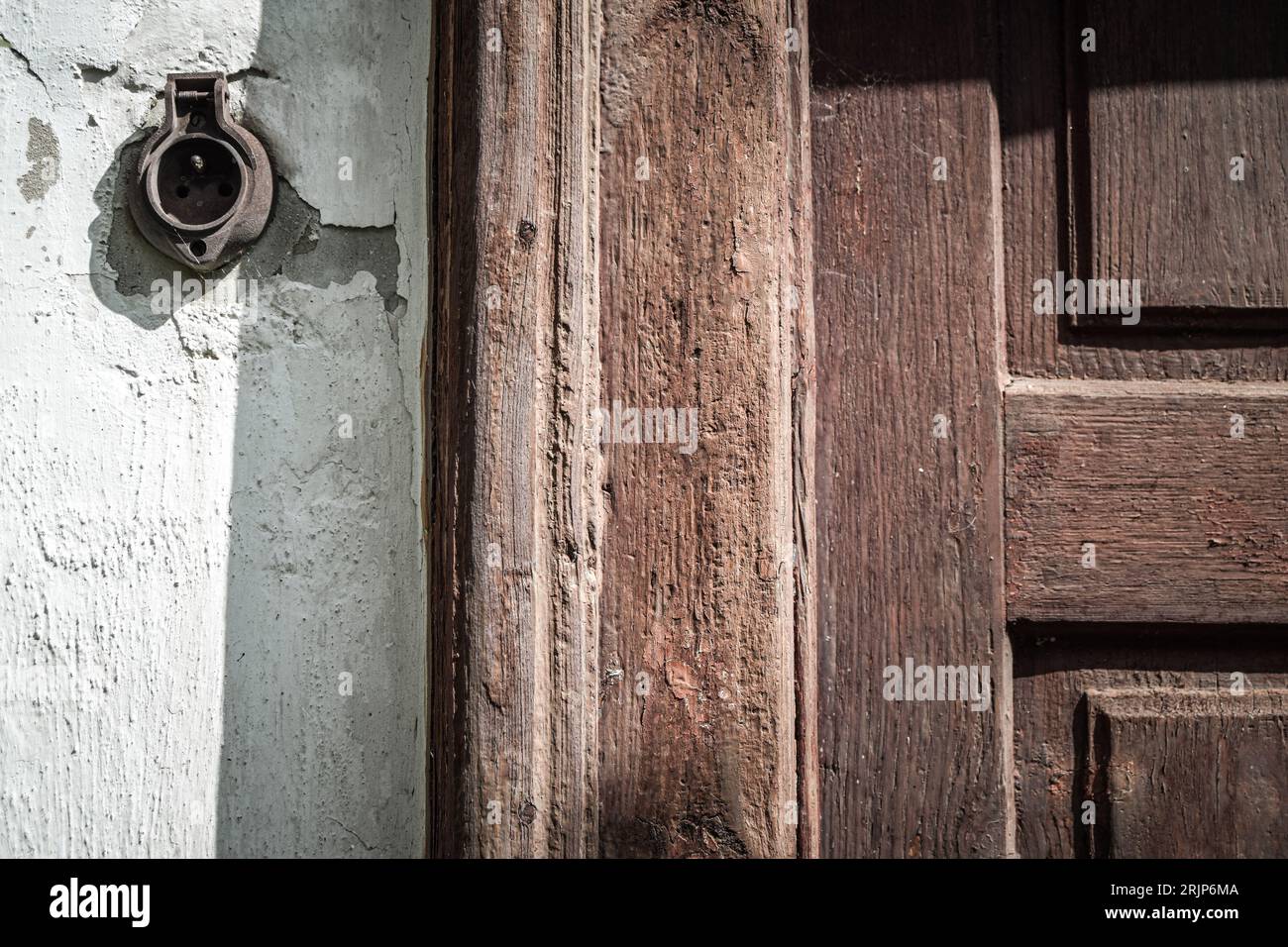 Old mill door hi-res stock photography and images - Alamy