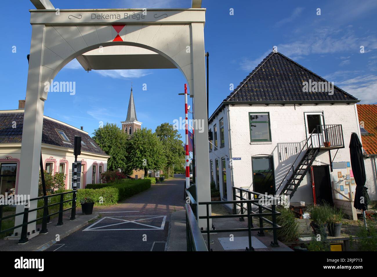 Historic houses and a drawbridge (called Dekema Brege) in Baard ...