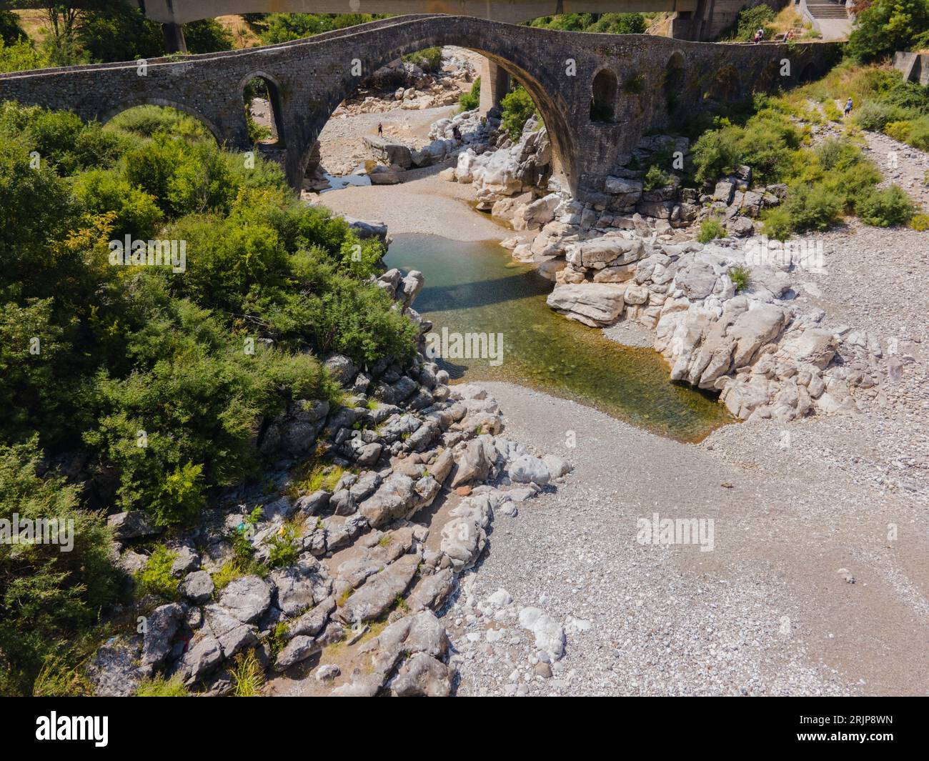 Drone bridge video hi-res stock photography and images - Alamy