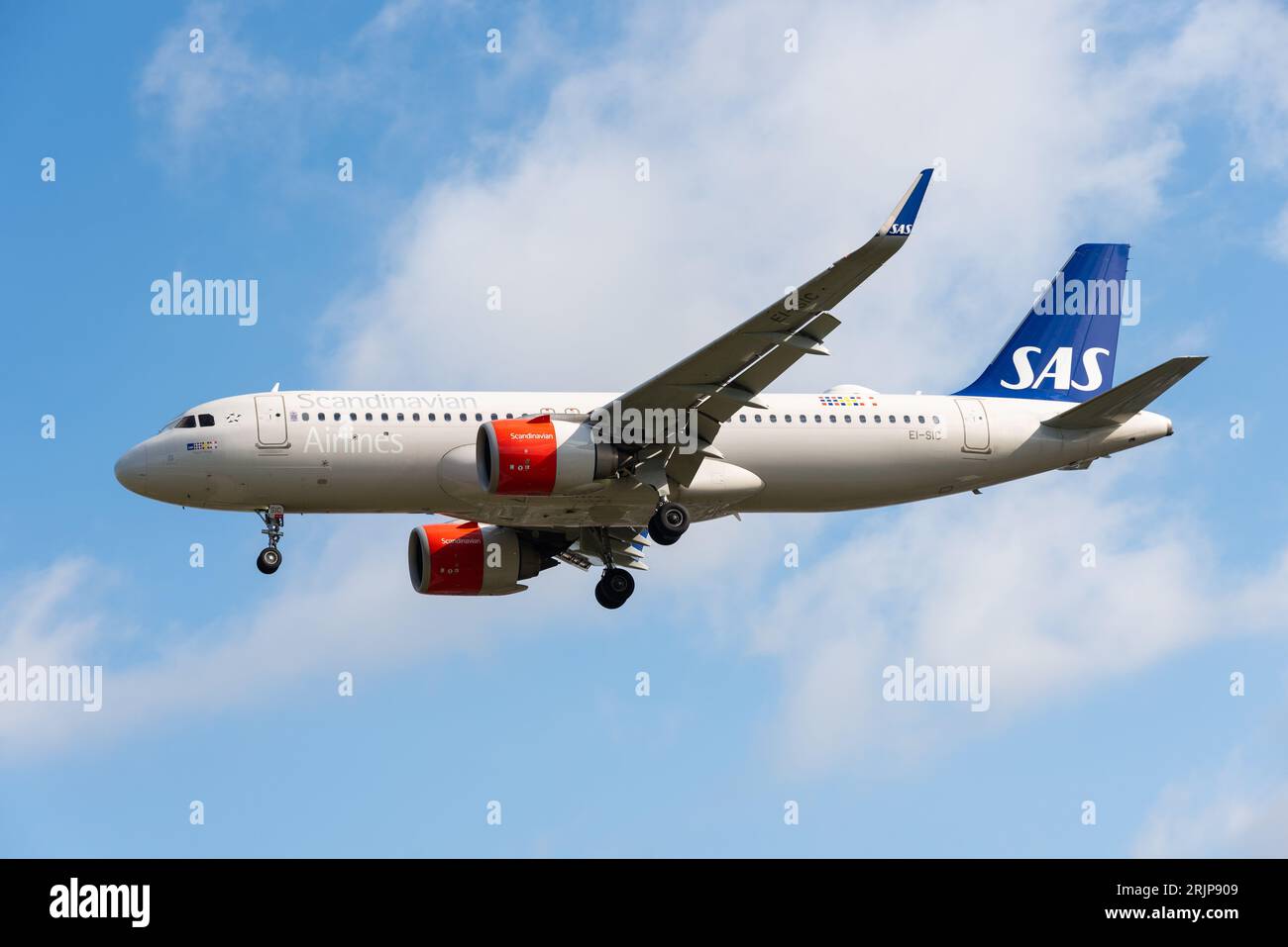 Scandinavian Airlines, SAS, Airbus A320-251N jet airliner plane EI-SIC ...
