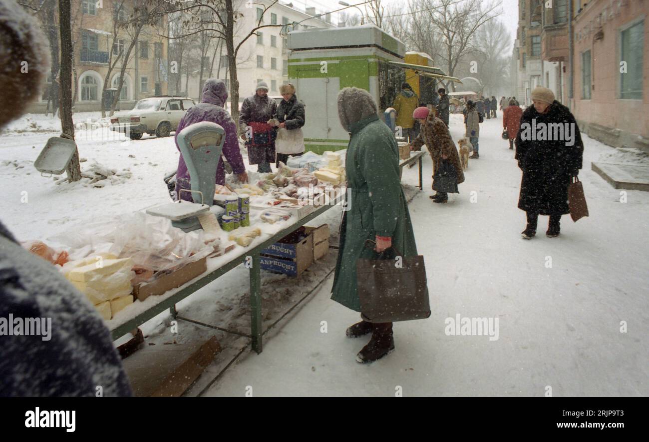 Soviet russia russian women in hi-res stock photography and images - Alamy