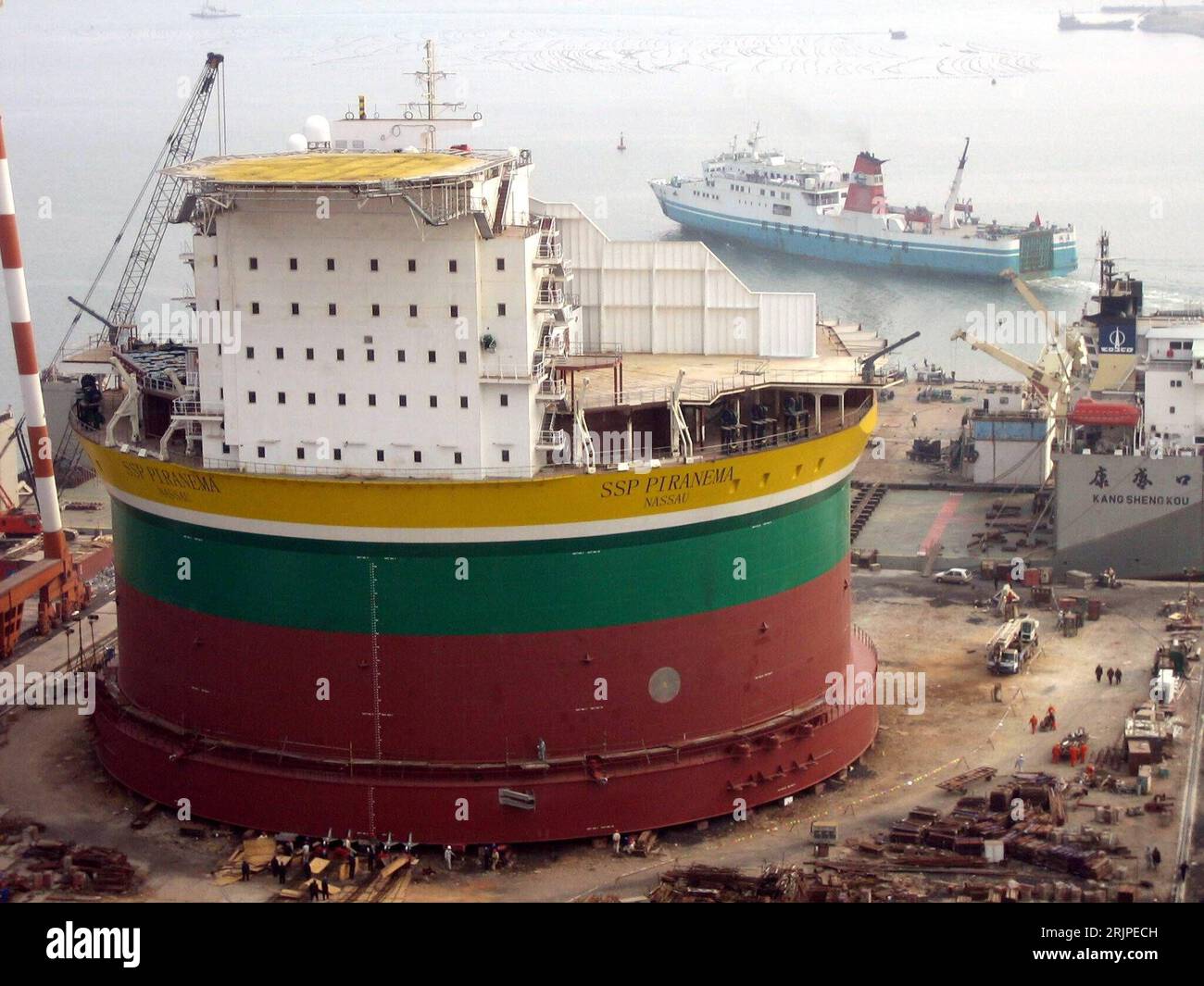 öltanker meer hi-res stock photography and images - Alamy