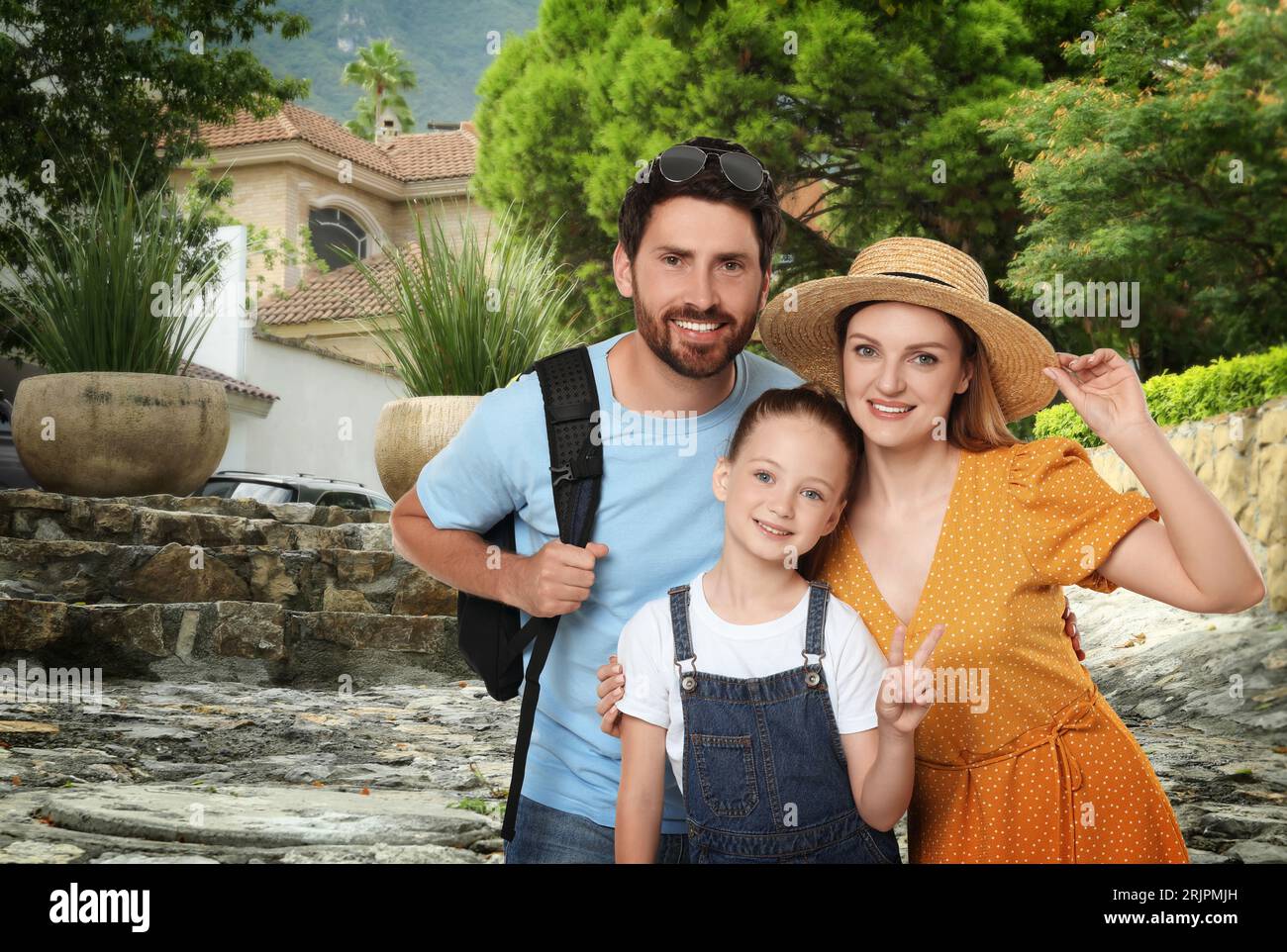 Joyful family on city hi-res stock photography and images - Alamy