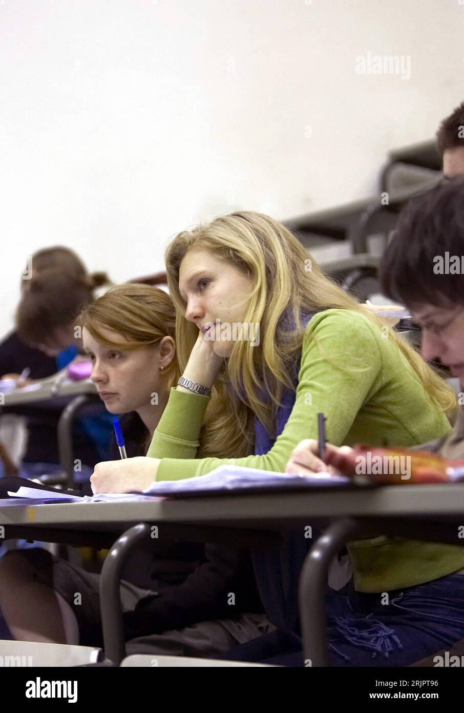 Studentinnen hi-res stock photography and images - Alamy