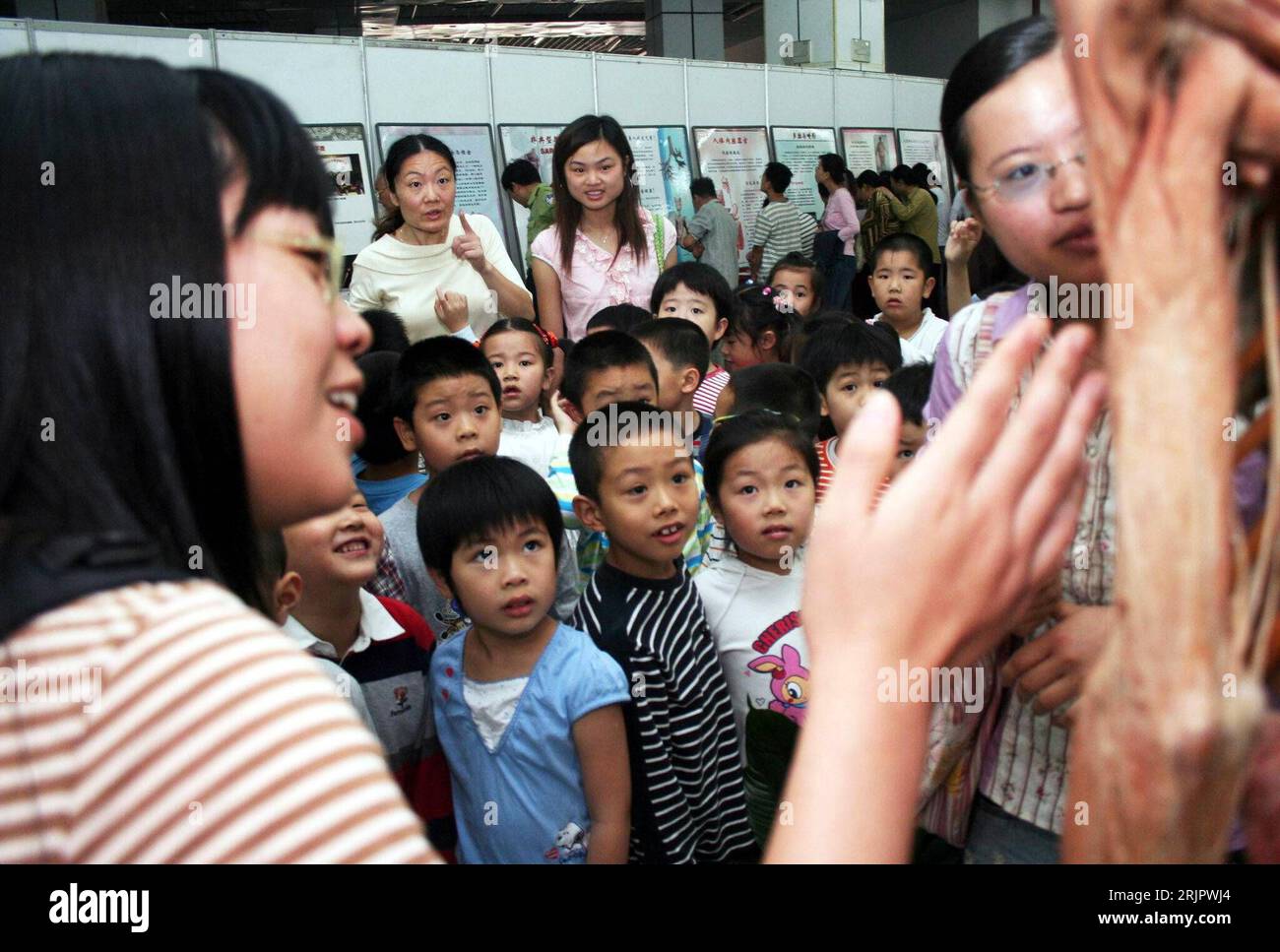 Studenten biologieunterricht hi-res stock photography and images - Alamy