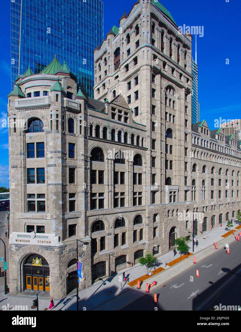 Downtown windsor hi-res stock photography and images - Alamy