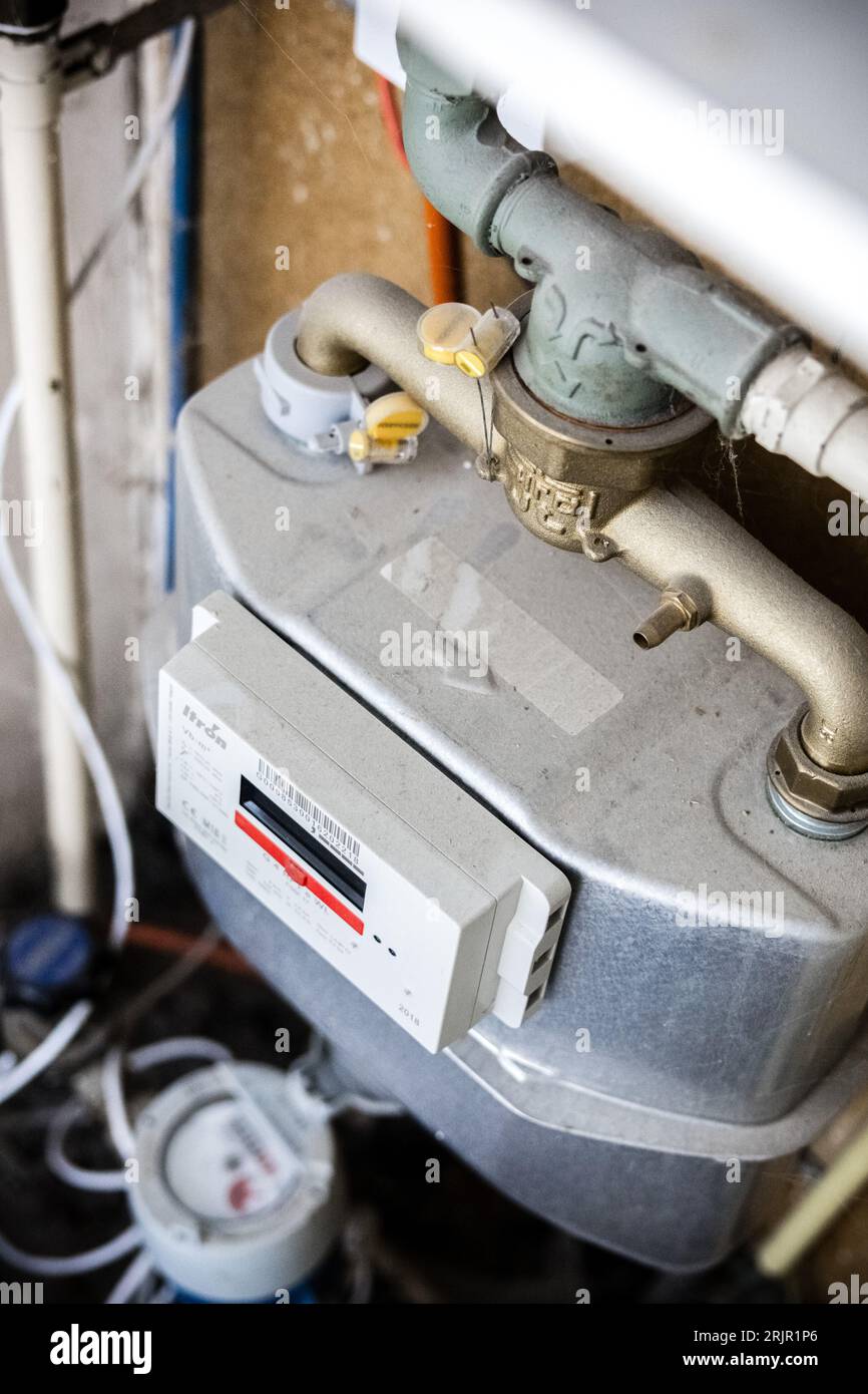 ILLUSTRATIVE - A smart meter on a gas connection in the meter cupboard ...