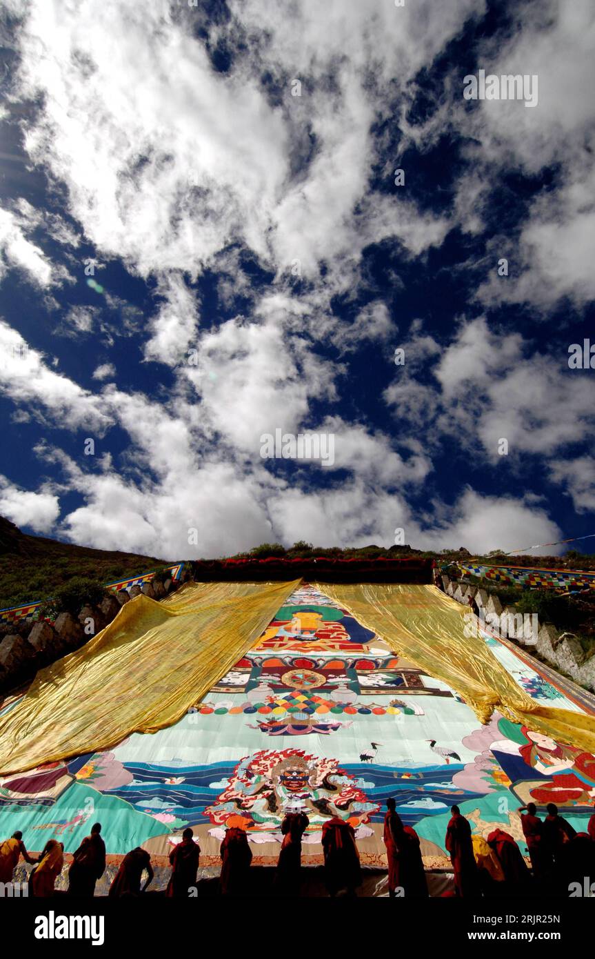 Traditionelle thangka malerei hi-res stock photography and images - Alamy