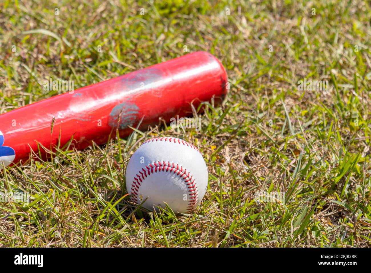 Antique baseball glove ball bat hi-res stock photography and images - Alamy