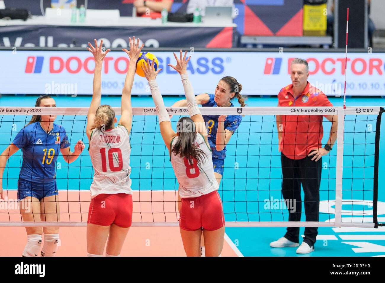 Mira Todorova (L), Petya Barakova (C) of Bulgaria and Rodica Buterez (R ...