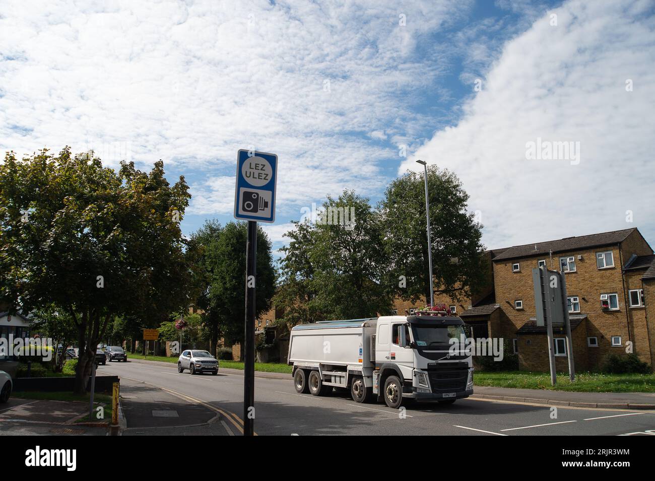 Uxbridge, UK. 23rd August, 2023. New ULEZ cameras and signs (pictured ...