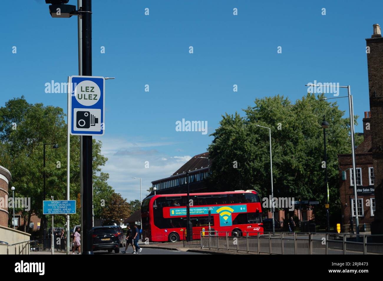 Uxbridge, UK. 23rd August, 2023. New ULEZ cameras and signs (pictured ...