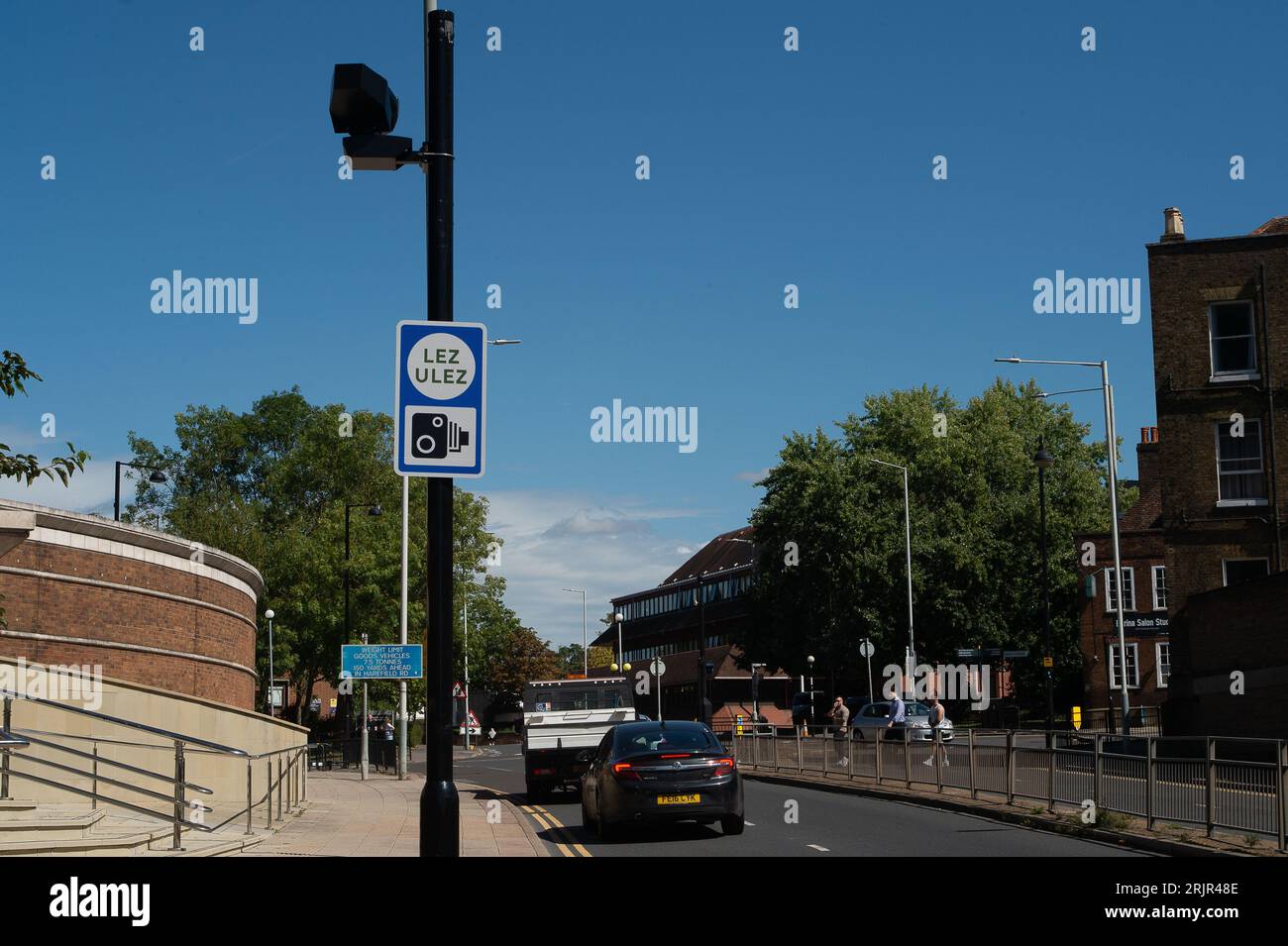 Uxbridge, UK. 23rd August, 2023. New ULEZ cameras and signs (pictured ...